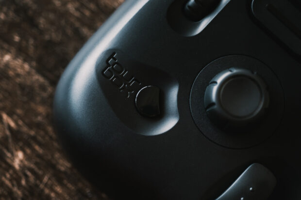 Tourbox Lite Review: The $95 Assistant For Artists And Creators | Where ...